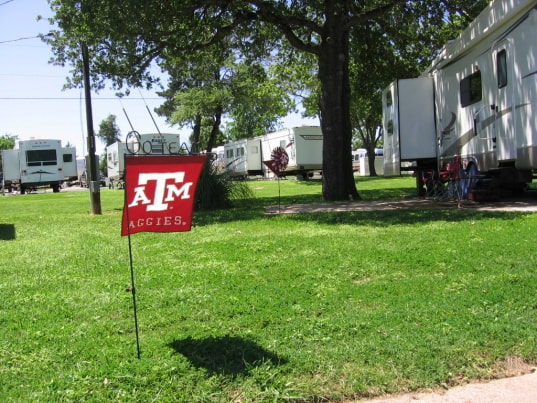 Holiday RV Park - Holiday RV Park, College Station, TX